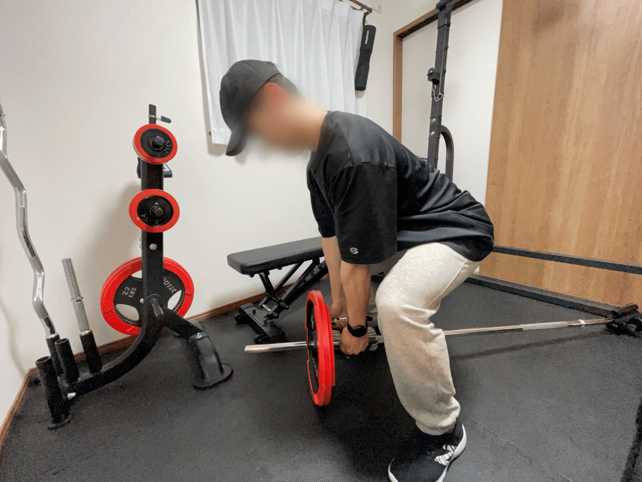 【筋トレ】自作不要！Tバーロウを自宅で行うための器具と使い方を紹介 - KikuBlog