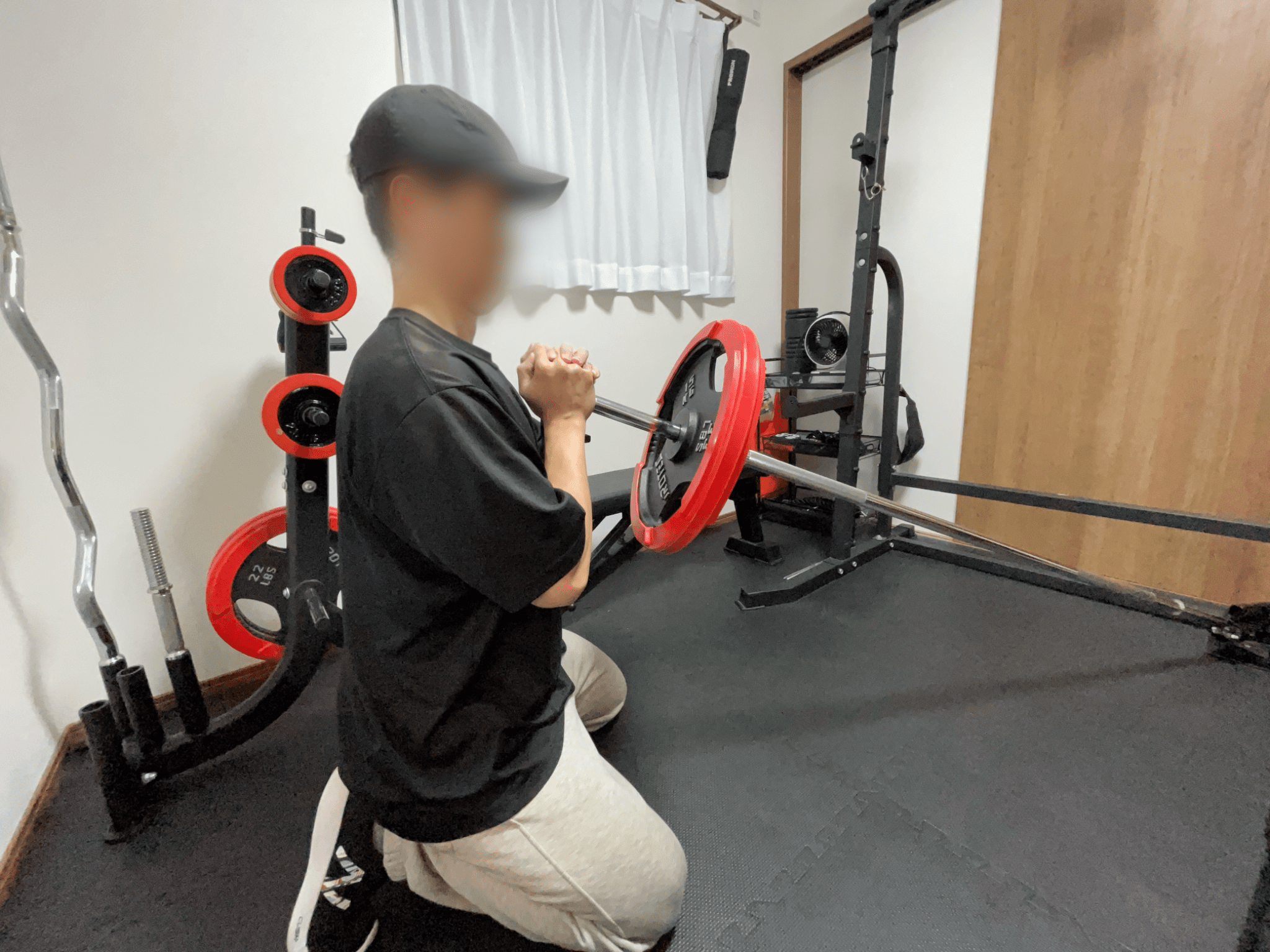 【筋トレ】自作不要！Tバーロウを自宅で行うための器具と使い方を紹介 - KikuBlog